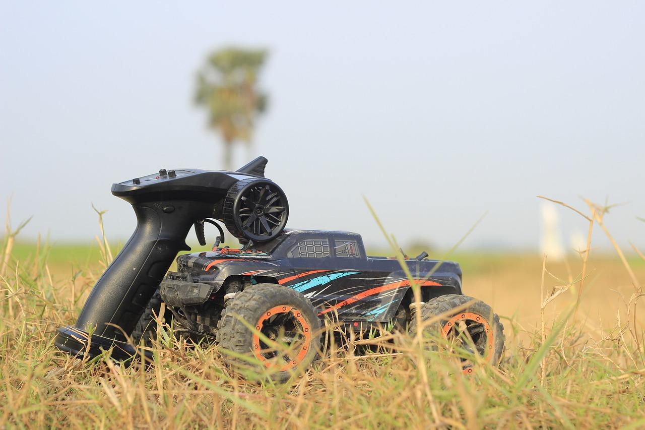 RC modely automobilů jsou nestárnoucí hračkou pro děti i dospělé ...
